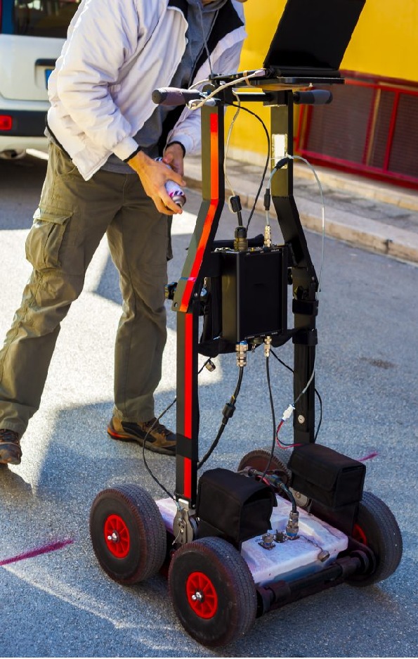 Comparing Ground Penetrating Radar and Electromagnetic Utility Locating ... Comparing Ground Penetrating Radar and Electromagnetic Utility Locating ...
